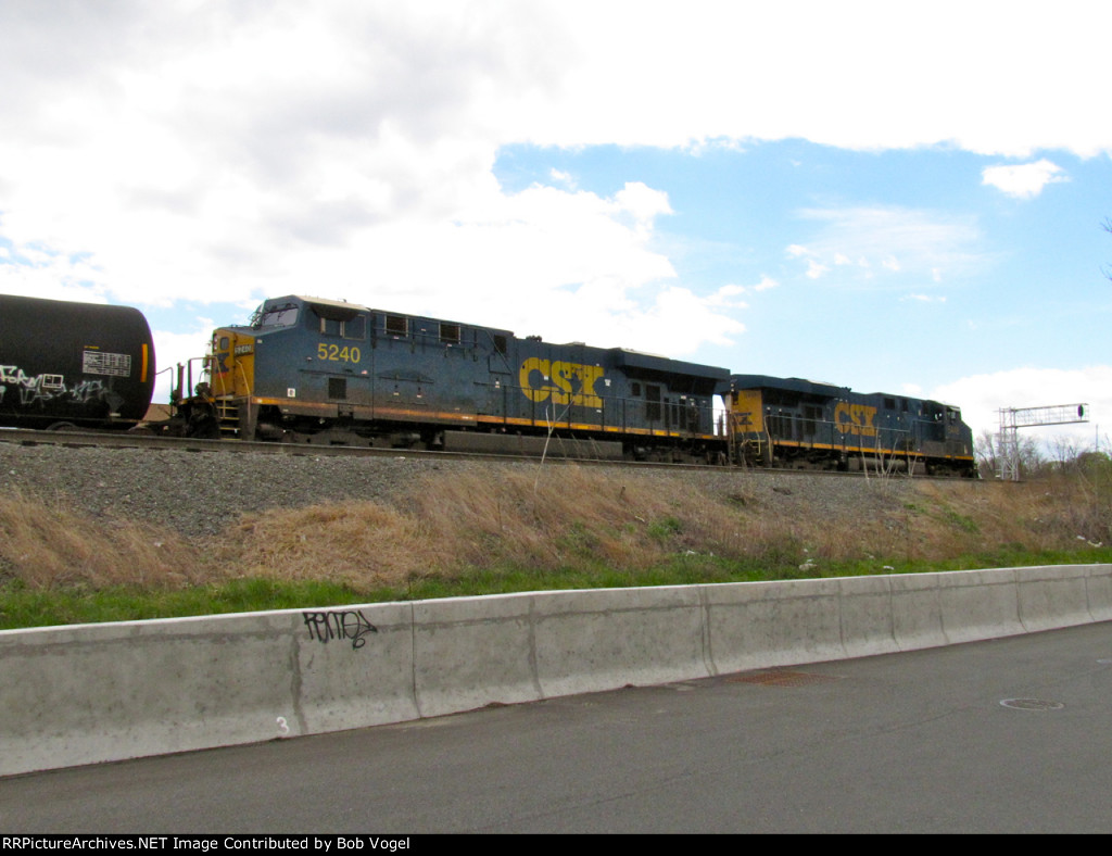 CSX 5240 and 5446